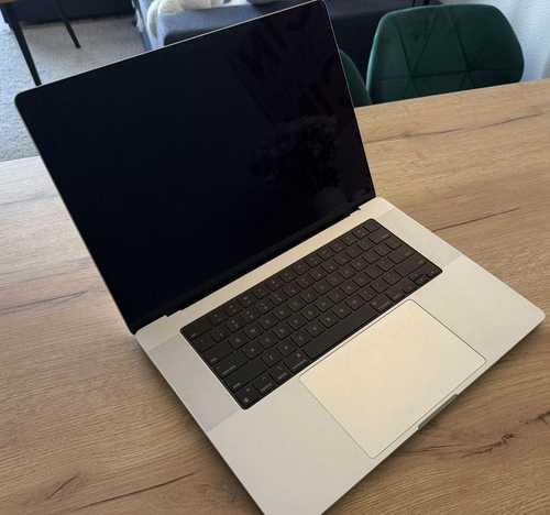 MacBook Pro 16 M2 Pro