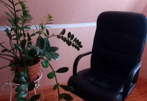 Кресло кожаное офисное