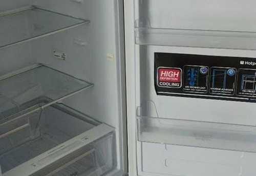 Встраиваемый холодильник бу Ariston BCB 31 AA F