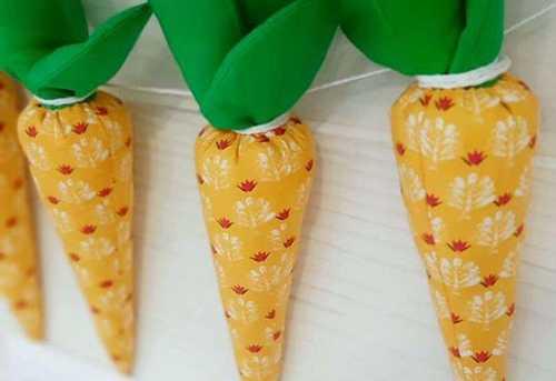 Пасхальные декоративные морковки в стиле Тильда