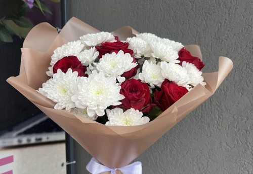 Сборный букет из роз и хризантем