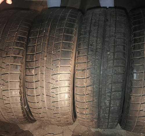 Yokohama Ice Guard IG50 215/55 R18