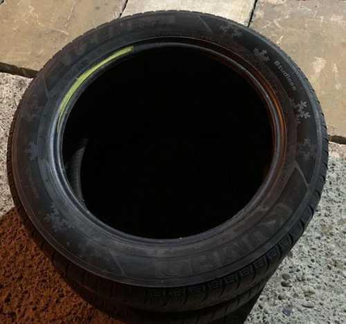 Kumho I'Zen KW31 215/55 R17