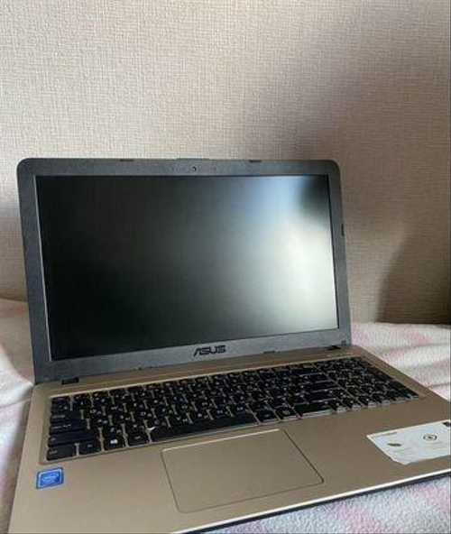 Ноутбу Asus Vivobook d540m