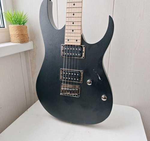 Электрогитара Ibanez RG421M