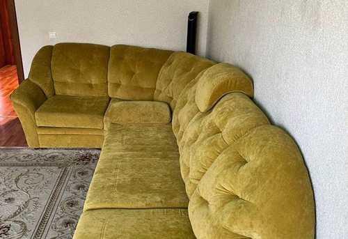 Большой угловой диван