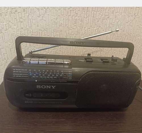 Кассетный магнитофон sony CFM-155L Япония винтаж