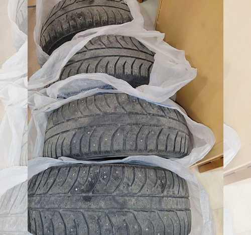 Bridgestone Ice Cruiser 7000 235/60 R17 106T