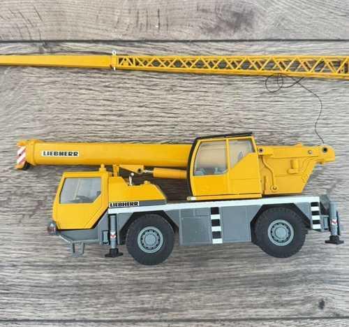Модель автокрана liebherr (под ремонт)