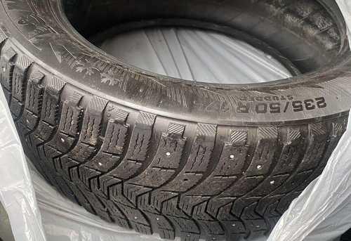 Michelin Agilis X-Ice North 235/50 R17