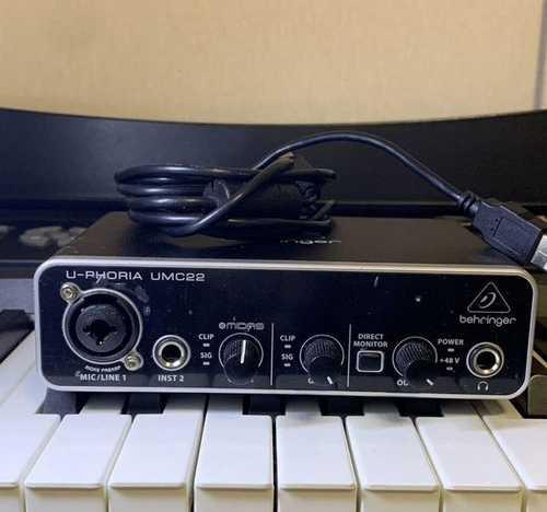 Звуковая карта behringer UMC22