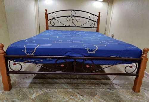 Кровать двухспальная металлическая 1,4 на 2,0 м