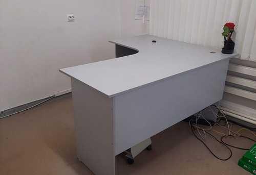 Угловой письменный стол