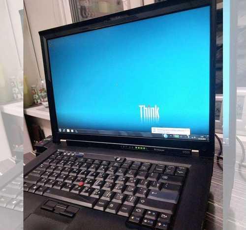 Lenovo Thinkpad W500 с док станцией и мышкой