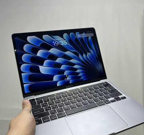 Macbook pro 13 2020 m1