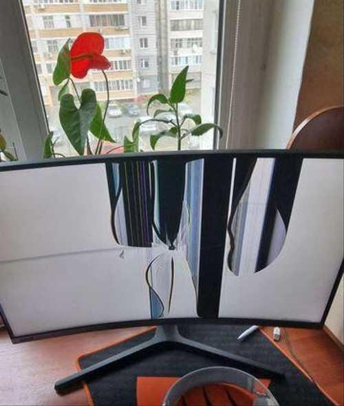 Разбитый монитор samsung c27rg50fqi 240 hz 27"