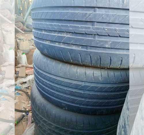 Goodyear EfficientGrip 245/50 R18