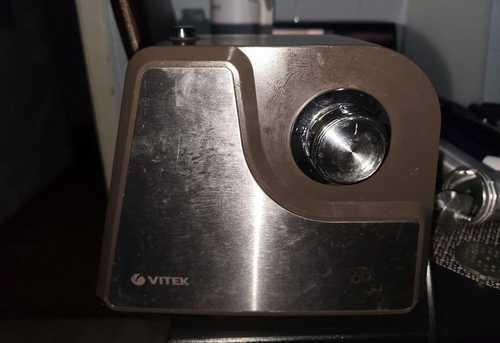 Мясорубка vitek VT-3622 BN