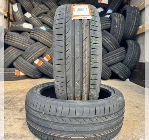 Tracmax X-Privilo TX3 215/40 R18 89Y