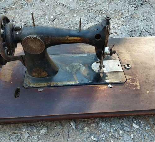 Швейная машинка Госшвеймашина, импортная 1920-х