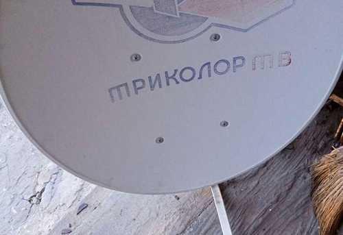 Спутниковая антенна с телевизором