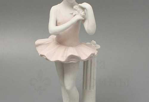Статуэтка «Балерина с розочками» Вербилки 1951 г
