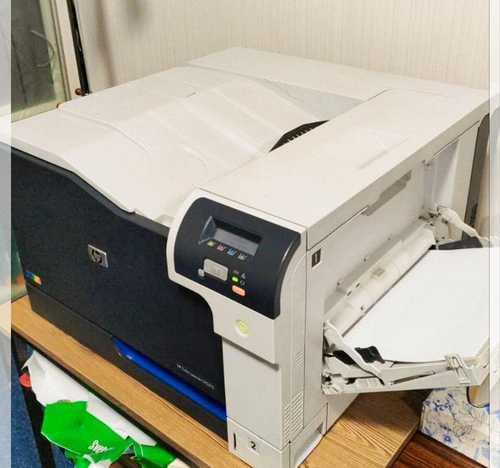 Принтер HP color laserjet CP5225