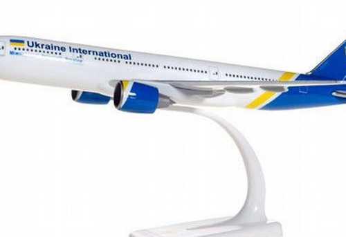 611992 Ukraine International Airlines Boeing 777-2