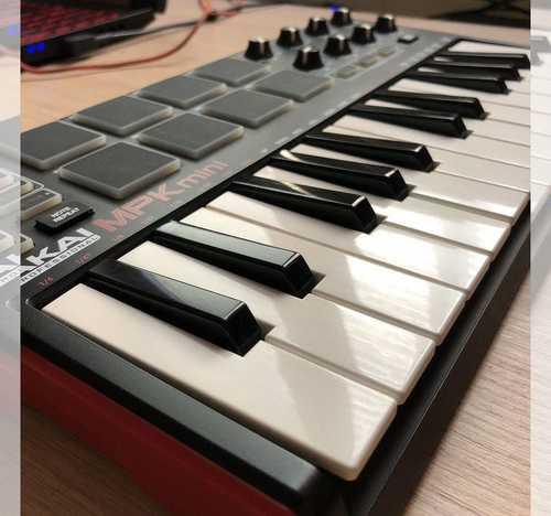 Миди клавиатура akai mpk mini