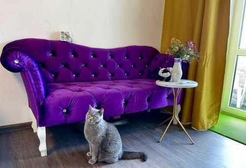 Фиолетовый диван-софа