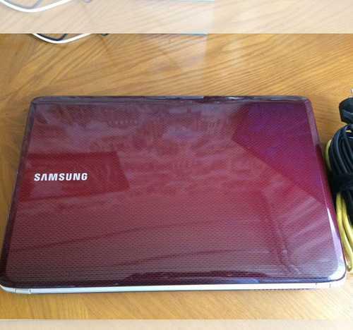 Ноутбук Samsung NP-R528