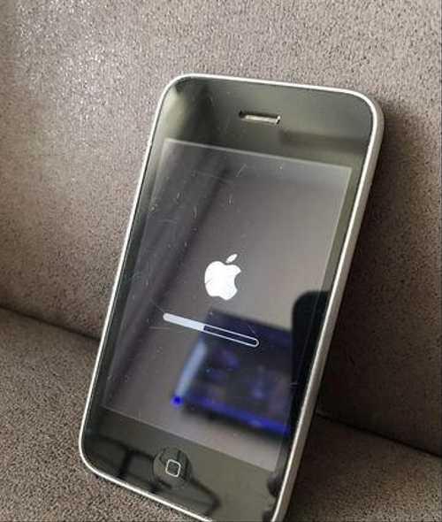 Телефон iPhone 3G