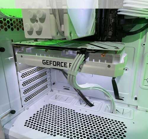 Видеокарта KFA2 GeForce RTX 3050 X White