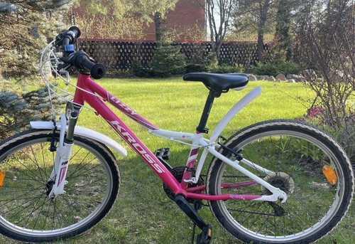 Легкий велосипед для девочки Lizzy Cross