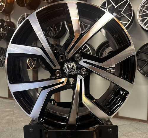 Диски литые R18 VAG 5x112 ET38 D57.1 BMF T901