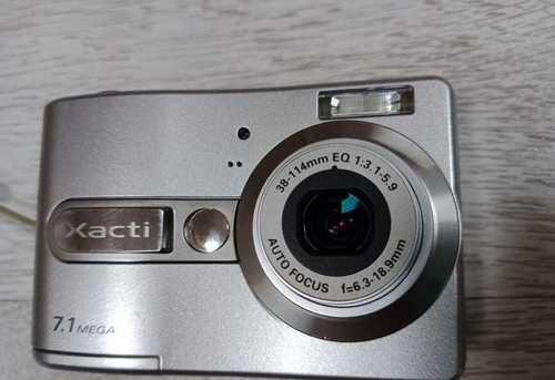 Компактный цифровой фотоаппарат Sanyo Xacti