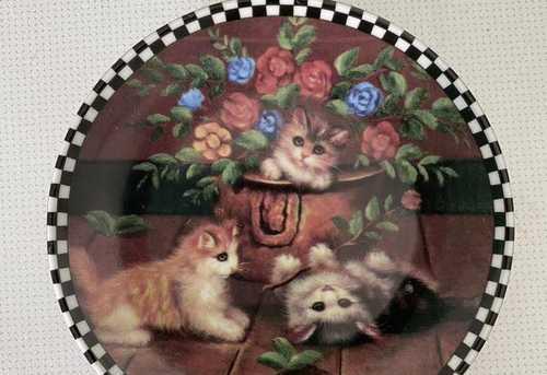 Настенная тарелка с котятами