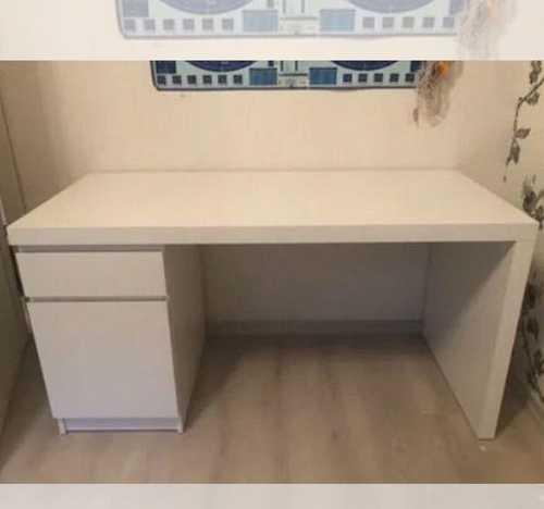 Стол письменный malm IKEA