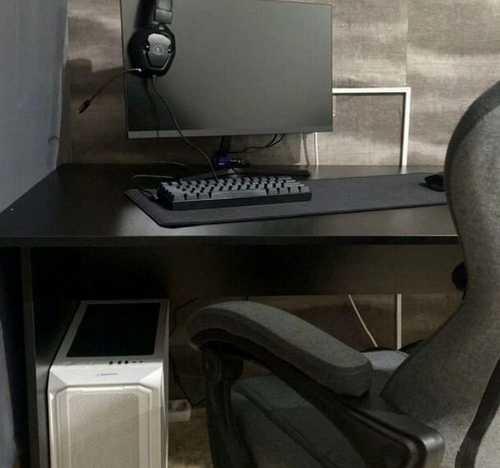 Игровой компьютерный стол