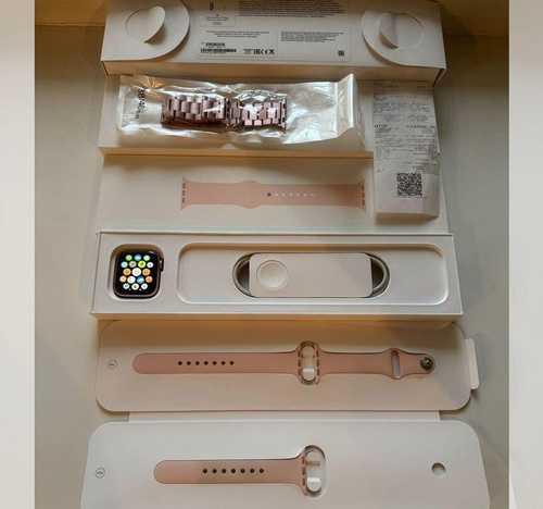 Apple watch se 40mm rose gold как новые