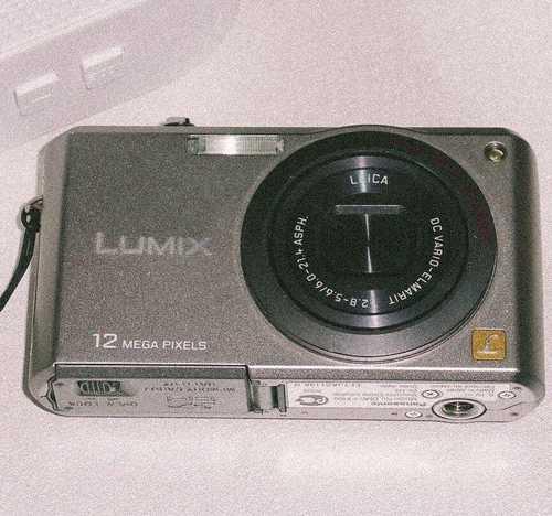 Цифровая мыльница Panasonic Lumix DMC-FX100 (2007)