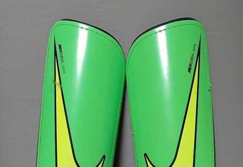 Футбольные щитки Nike Mercurial Hard Shell Slip-In