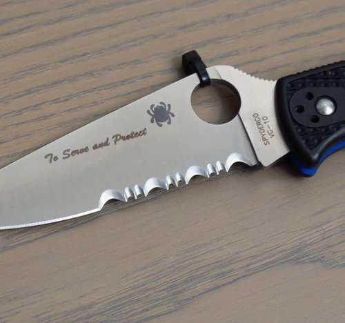 Spyderco Endura Thin Blue Line VG-10