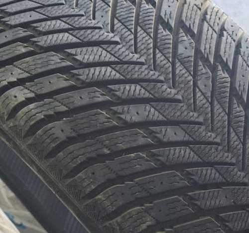 Grenlander IceHawke 1 275/40 R22 107T