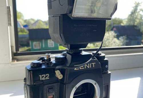 Плёночный фотоаппарат зенит 122