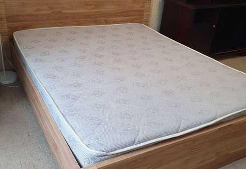 Кровать с матрасом двухспальная 160 200