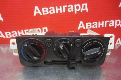 Блок управления печкой Mazda Demio Dw 2001
