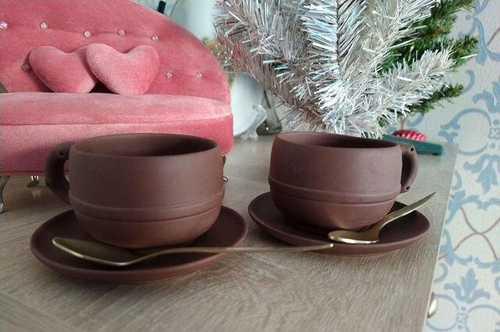 Набор глиняных чашек с ложками