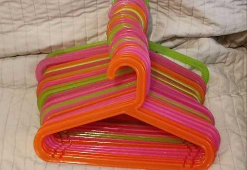 Вешалки плечики IKEA детские