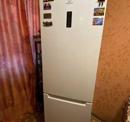 Холодильник indesit ITF 118 W